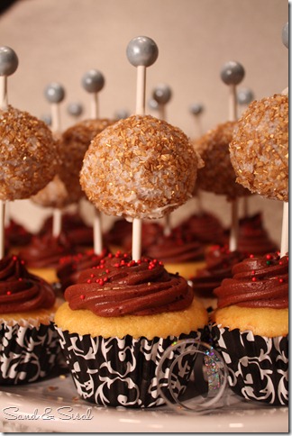 New Years Eve Ball Drop Cupcakes - Sand and Sisal